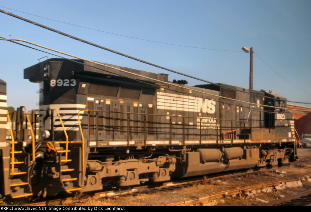 NS 8923